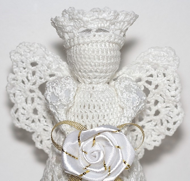 Ravelry: Christmas Angel pattern by Iris F.