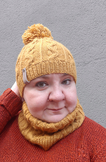 Ravelry: Hat and Snood Saffron Set pattern by Iryna Stadnyk