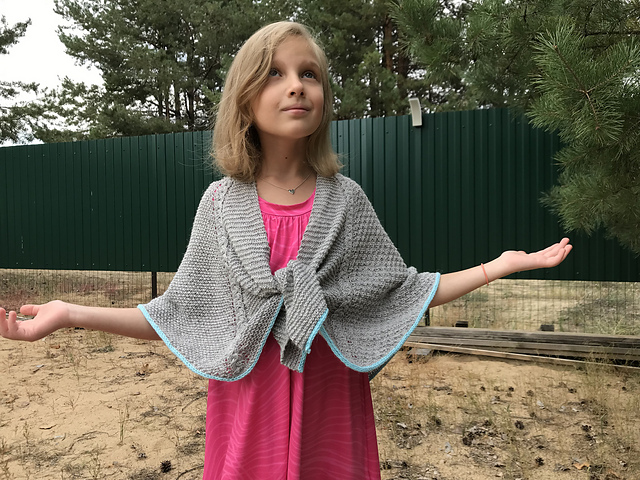Ravelry: Bat wing shawl pattern by Takako Takiguchi
