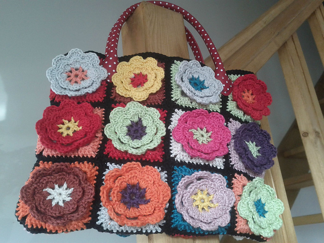 Ravelry: Sac fleurs pattern by Cécile Franconie