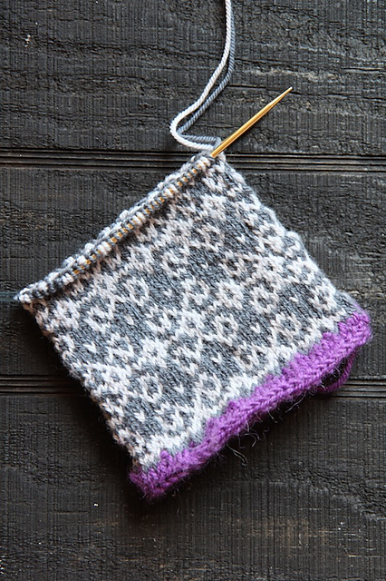 Ravelry: ItalianDishKnits' Tapestry Mittens