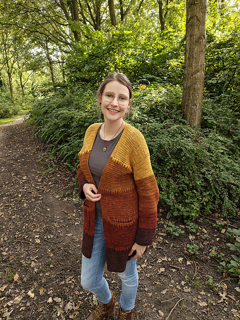 Ravelry: Marigold cardigan pattern by Anne ten Haaf