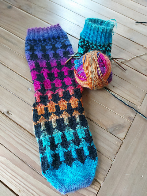 Ravelry: Ups and Downs Socks pattern by Donna Prentice