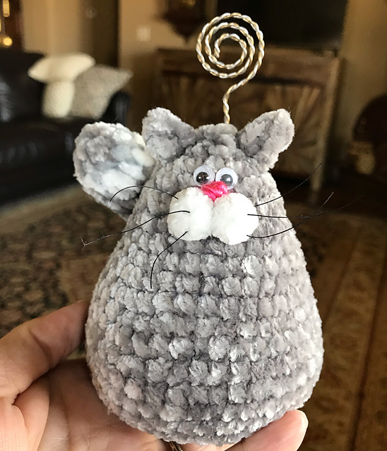 Ravelry: Kitty Cat Photo Holder pattern by Debra Ulrich