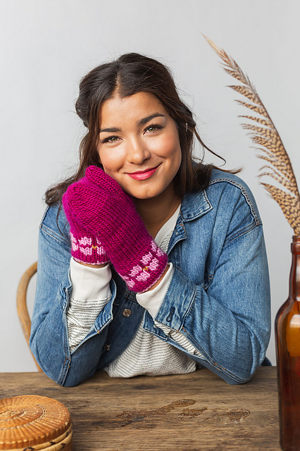 Ravelry: Global Finger Mitts pattern by Robin Hansen