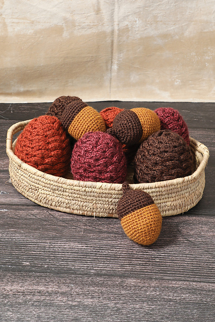 Ravelry: Autumn Medley Centerpiece pattern by Jennifer Olivarez