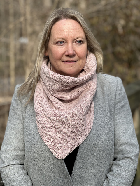 Ravelry: Hudson Ripple Cowl pattern by Jennifer Shiels Toland