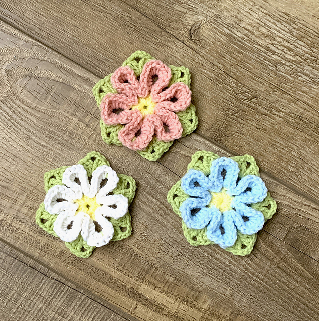 Ravelry: Loop Flower pattern by JTcreations