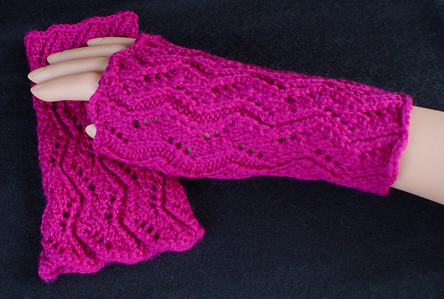 Ravelry: Errant Lace Hand Coverings pattern by Jackie Erickson-Schweitzer