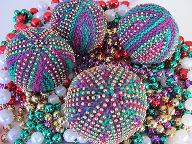 Ravelry: JackieES's 3 Variations on the Beaded Ball