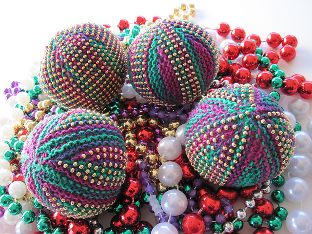 Ravelry: JackieES's 3 Variations on the Beaded Ball