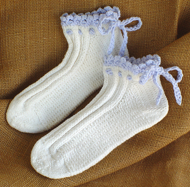 Ravelry: A Bit-o-Lace Sport Footies pattern by Jackie Erickson-Schweitzer