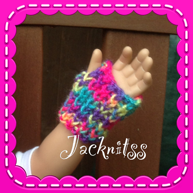 Ravelry: Fingerless Mittens for 18inch dolls pattern by Jacqueline Gibb