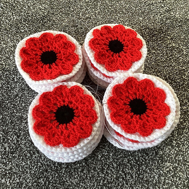 Ravelry: Window Hanging Poppy pattern by Jacqueline Gibb