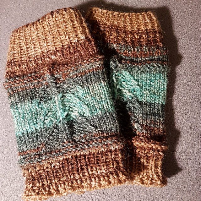 Ravelry: Boot toppers with tree pattern by CF Jadelady57