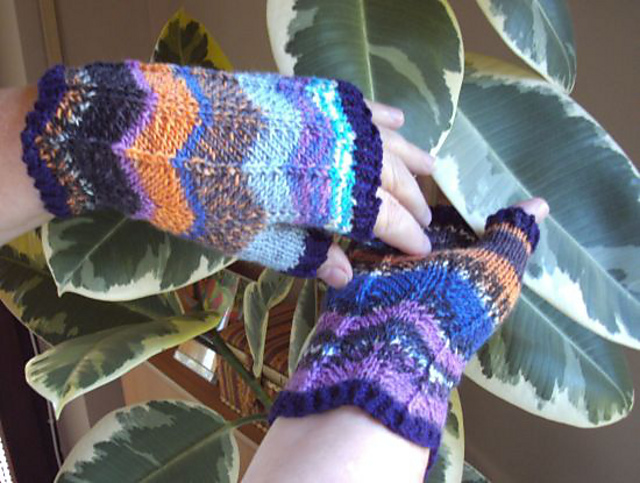 Ravelry: Jaywalker Mitts pattern by SaBine Vogelpoth