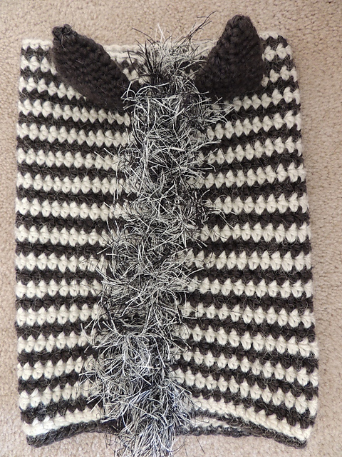Ravelry: JanineNMichno's zebra cowl