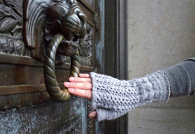 Ravelry: Italian Rib Mitts pattern by Kaia Petersen