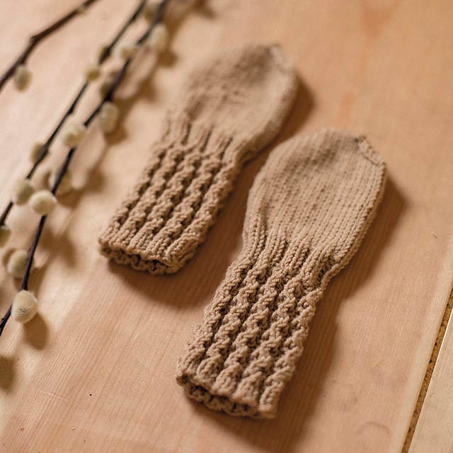 Ravelry: Lill-Kobbe - baby mittens pattern by Agnes Brandels