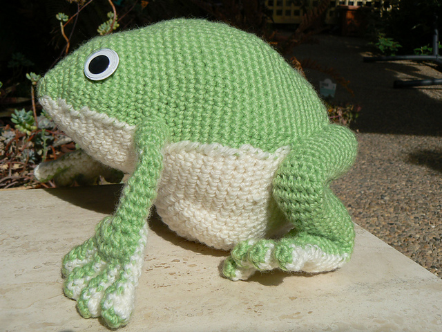 Ravelry: Green tree frog pattern by Jazmo Tennant
