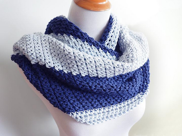 Ravelry: Ocean Swell Mobius Wrap pattern by Jamey from Dabbles & Babbles