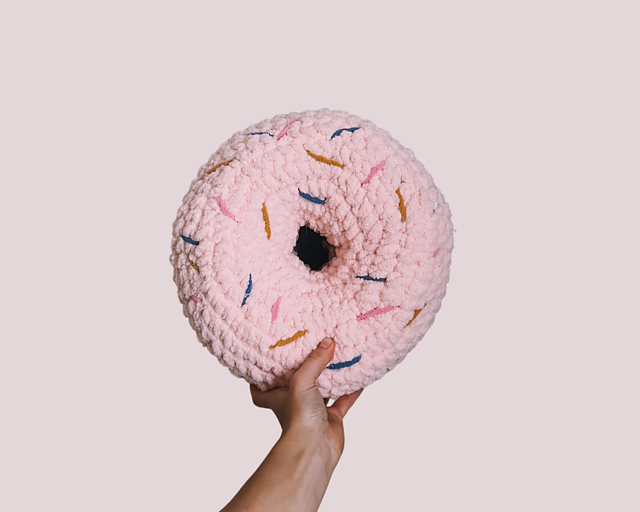 Ravelry: The Jumbo Donut pattern by Cecelia Gandy
