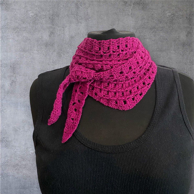 Ravelry: Mini Tuch Lyn pattern by Jasmin Räsänen
