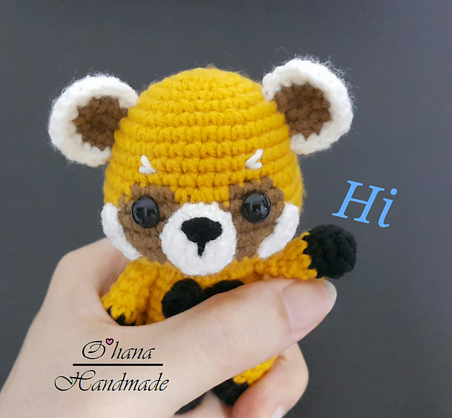 Ravelry: Little Red Panda pattern by Handmade By Jenny