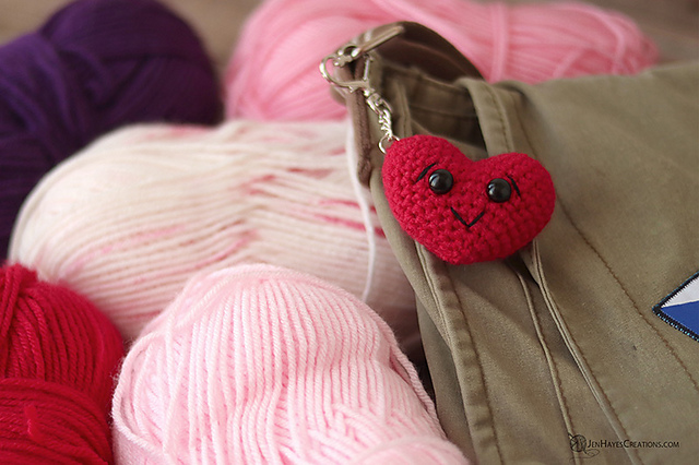 Ravelry: Puffy Heart Keychain pattern by Jen Hayes