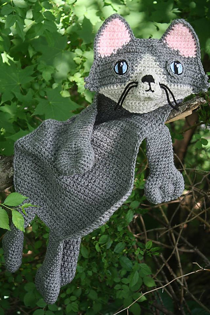 Ravelry: My Tuxedo Kitty (RET) pattern by Jenna Wingate