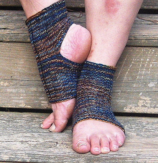 Ravelry Easy Peasy Yoga Pilates Socks Pattern By Jenni P McD ravelry-easy-peasy-yoga-pilates-socks-pattern-by-jenni-p-mcd