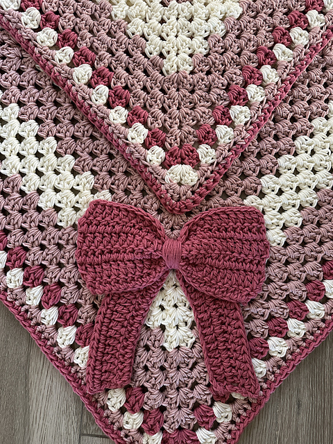 Ravelry: The Girly Bow pattern by Jen Mitchell - Nella's Cottage