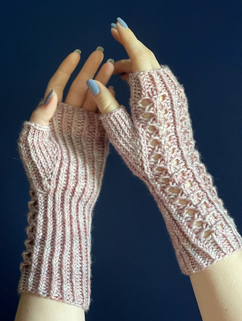 Ravelry: Wishful Mitts pattern by Jennifer Myrick