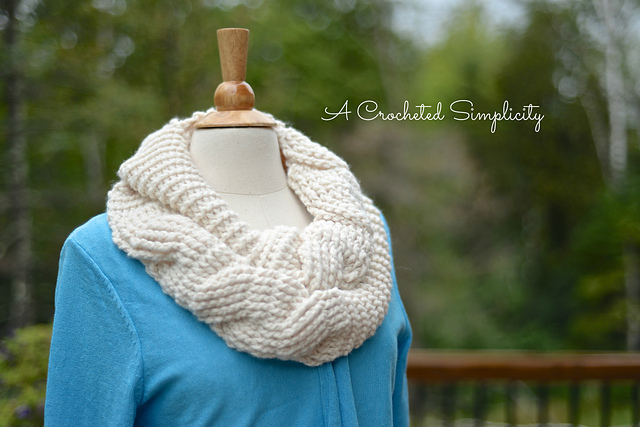 Ravelry: Big Bold Cabled Infinity Scarf pattern by Jennifer Renaud