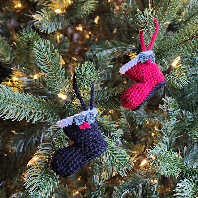 Ravelry: Santa Boot Crochet Ornament pattern by Jennifer Renaud