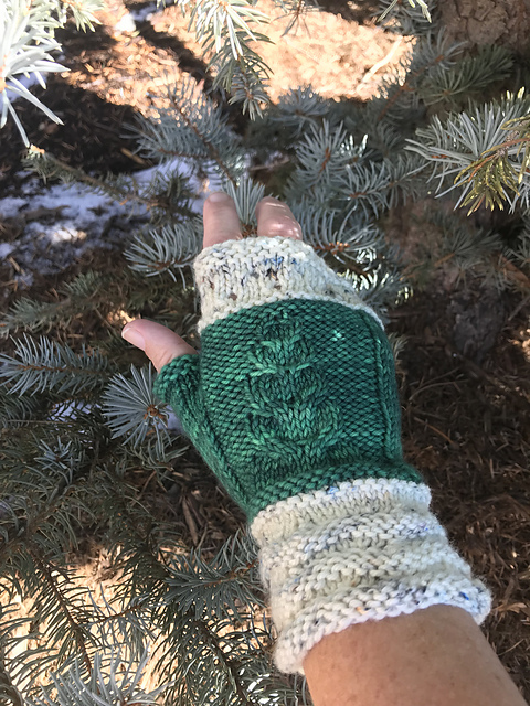 Ravelry: Colorado Winter Mitts pattern by Jennifer L Schmidt