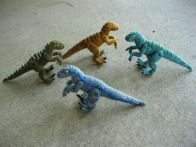 Ravelry: Knitted Velociraptor pattern by Jessica Golebiewski