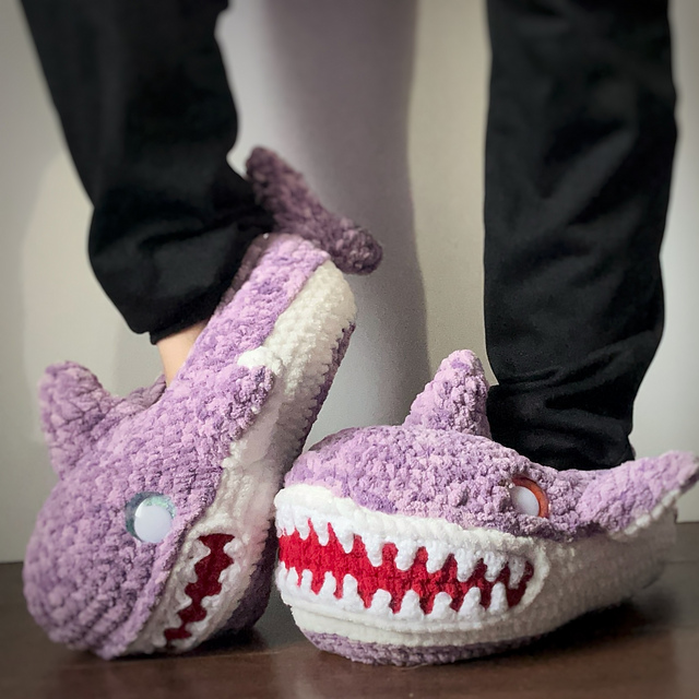 Ravelry: Chunky Shark Slippers pattern by Jessica Brewer