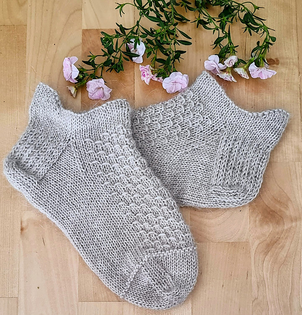 Ravelry: Dreamy Drift Socks pattern by Jelena Catron (Jinxed Stitches)