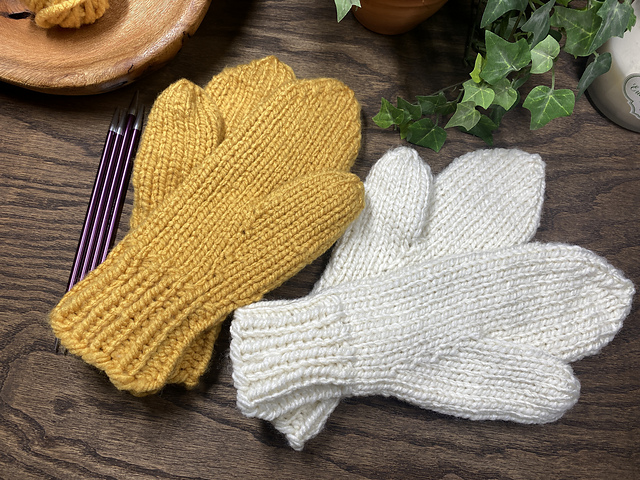Ravelry: Chunky Classic Mitten pattern by Jackie Henderson