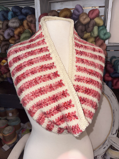 Ravelry: Candy Hearts Cowl pattern by Judy Busby