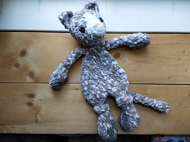 Ravelry: Kosmo Kitty pattern by Alyson Dratch and Lindsay McNutt