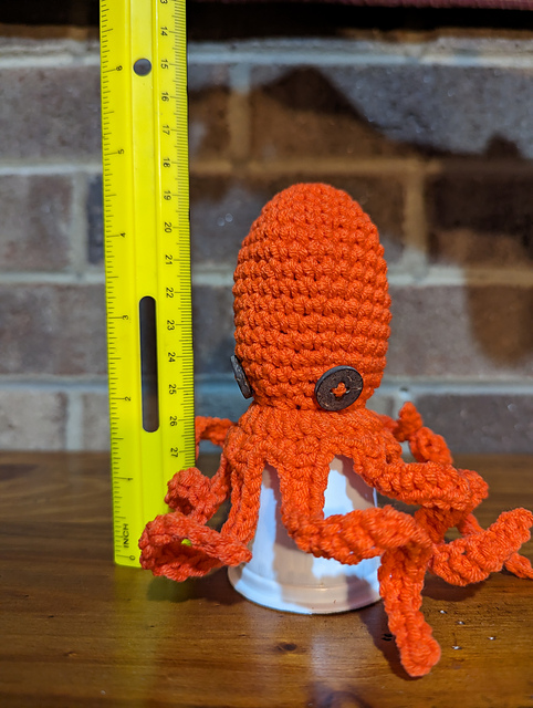 Ravelry: Advanced Octopus Finger Puppet pattern by Jeanne Arzillo