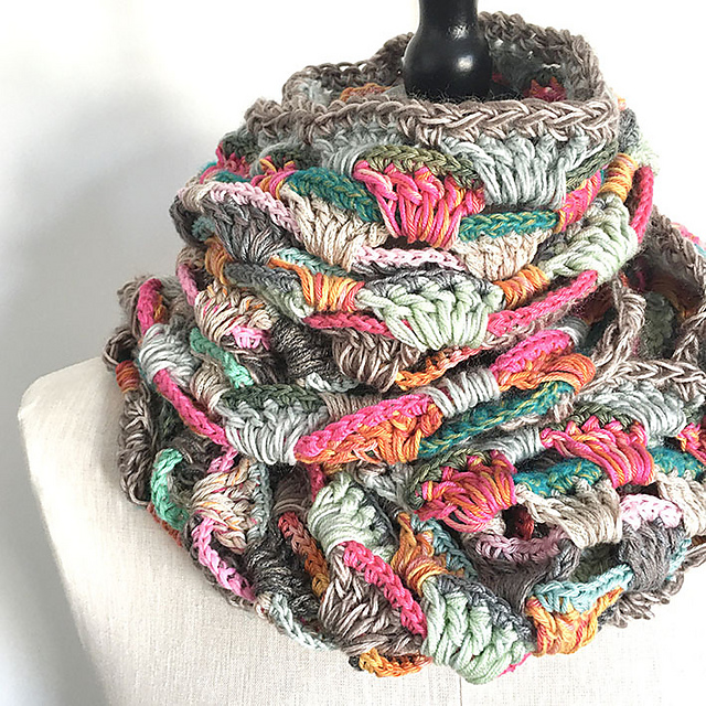 Ravelry: Crest of the Waves Cowl pattern by Jo Kirby