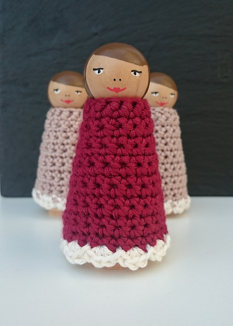 Ravelry: Peg Doll Dress pattern by Jo Degenhart
