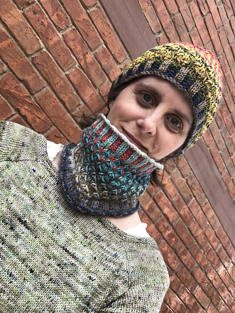 Ravelry: Mount Desert Island Cowl pattern by Jo Lager