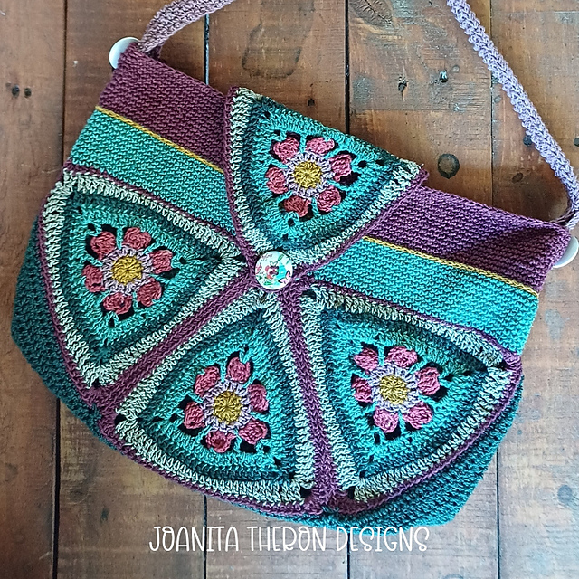Ravelry: Moss Poppy Shoulder Bag pattern by Joanita Theron