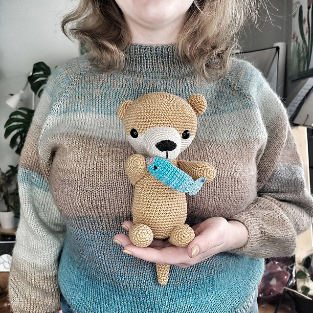 Ravelry: Hungry otter amigurumi pattern by Joanna Łysikowska