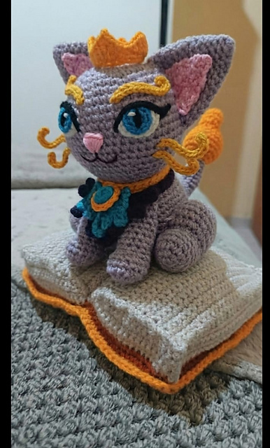 Ravelry: Yuumi and the book - League of Legends pattern by Joanna Bulla