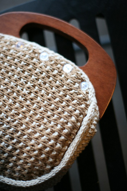 Ravelry: Pin Check Bermuda Bag pattern by Joanne Seiff